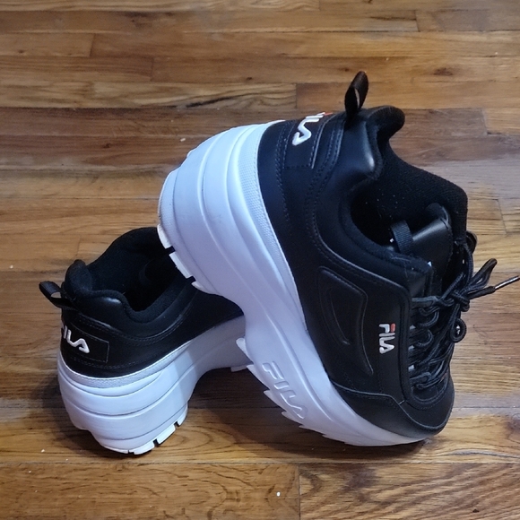 Fila | Shoes | Fila Black And White Chunky Sneakers | Poshmark